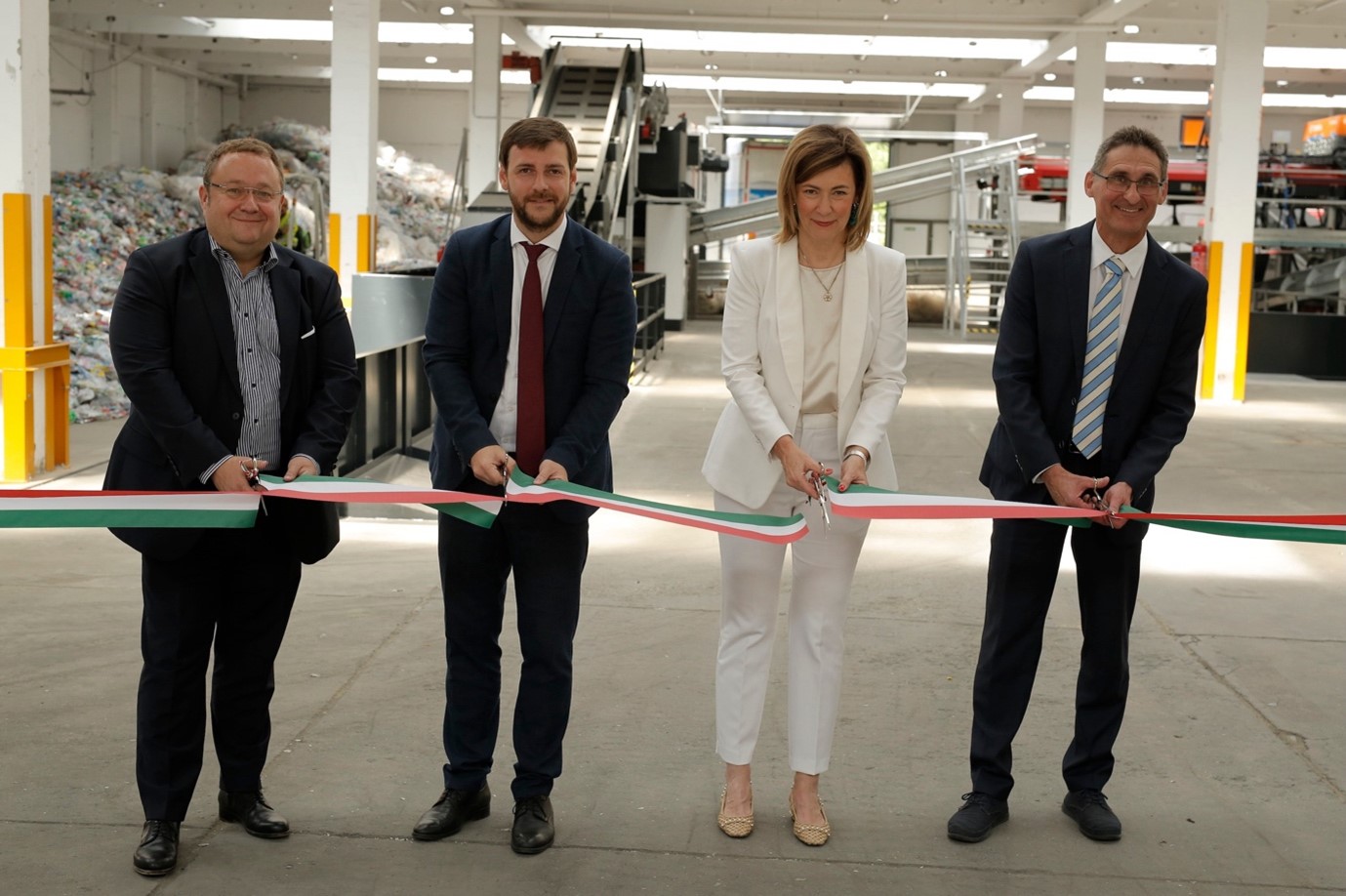 Magyarország legmodernebb technológiájú DRS hulladékfeldolgozó üzemét ...